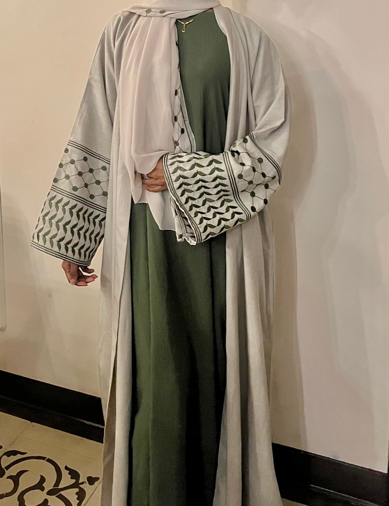 Olive Green Keffiyeh Abaya – Glamabayasss