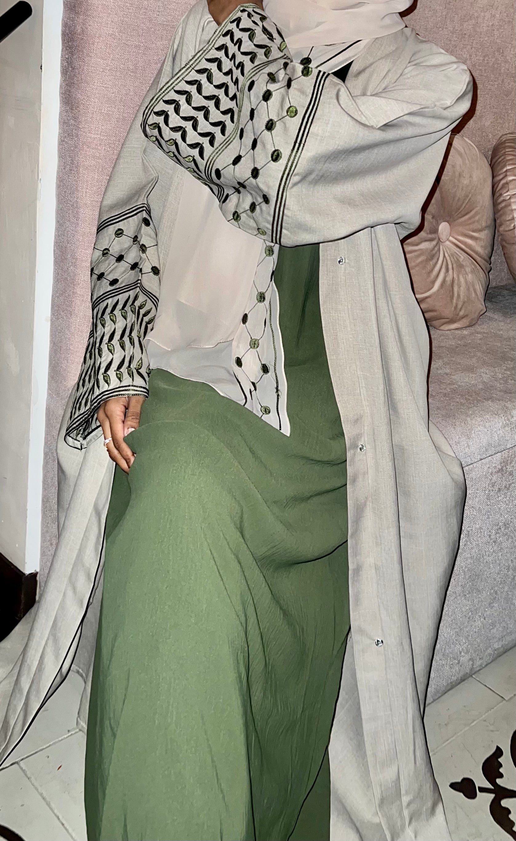 Olive Green Keffiyeh Abaya – Glamabayasss